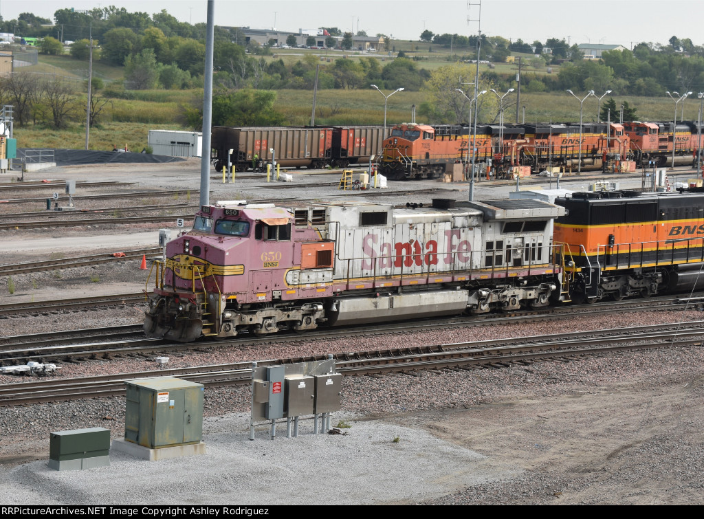 BNSF 650